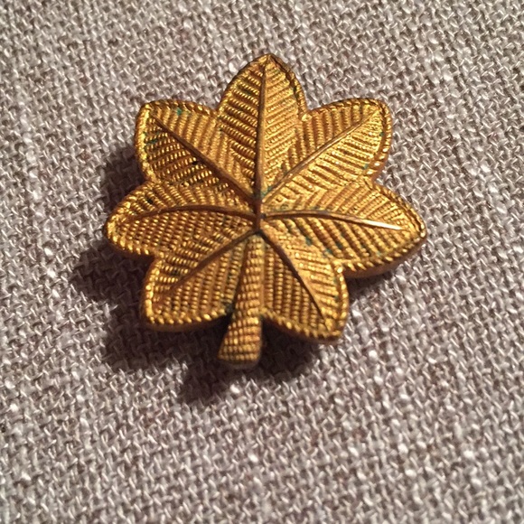 Accessories | Vintage Majors Military Pin | Poshmark